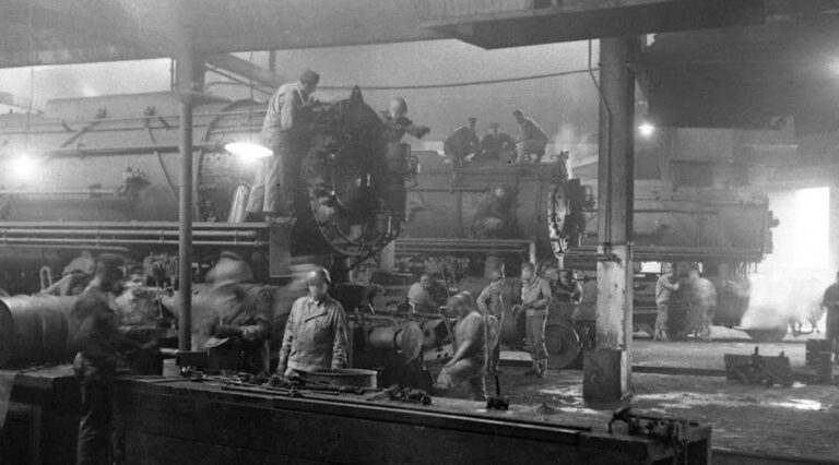 USATC S160 2-8-0 – Rapido Trains UK